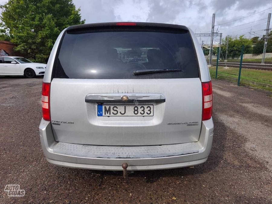 Grey Chrysler Grand Voyager 2009 in Siauliai, with an engine capacity of 2.80 L and mileage of 347 thousand km for 2300 €, photo 6 on AUTOMOTO.COM.LV