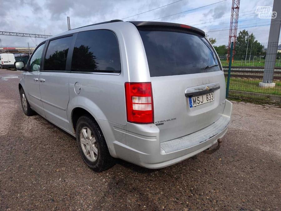 Grey Chrysler Grand Voyager 2009 in Siauliai, with an engine capacity of 2.80 L and mileage of 347 thousand km for 2300 €, photo 7 on AUTOMOTO.COM.LV