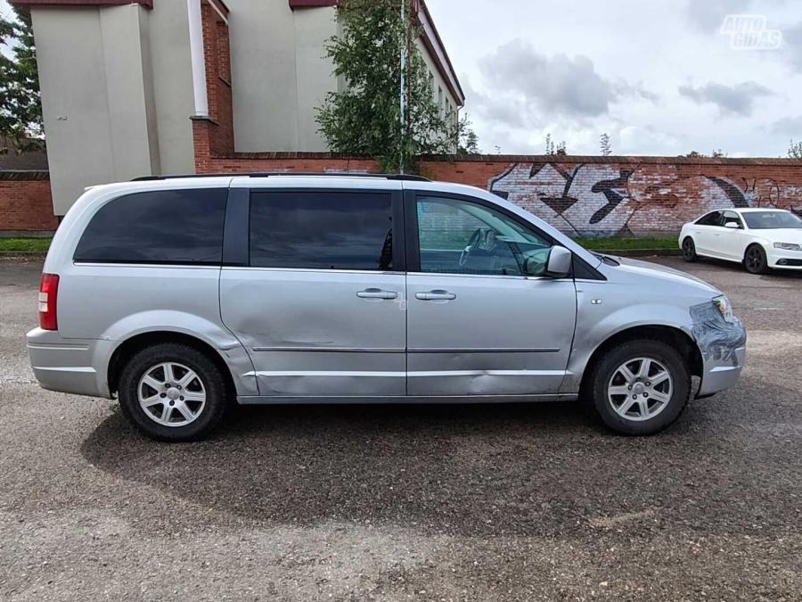 Grey Chrysler Grand Voyager 2009 in Siauliai, with an engine capacity of 2.80 L and mileage of 347 thousand km for 2300 €, photo 8 on AUTOMOTO.COM.LV