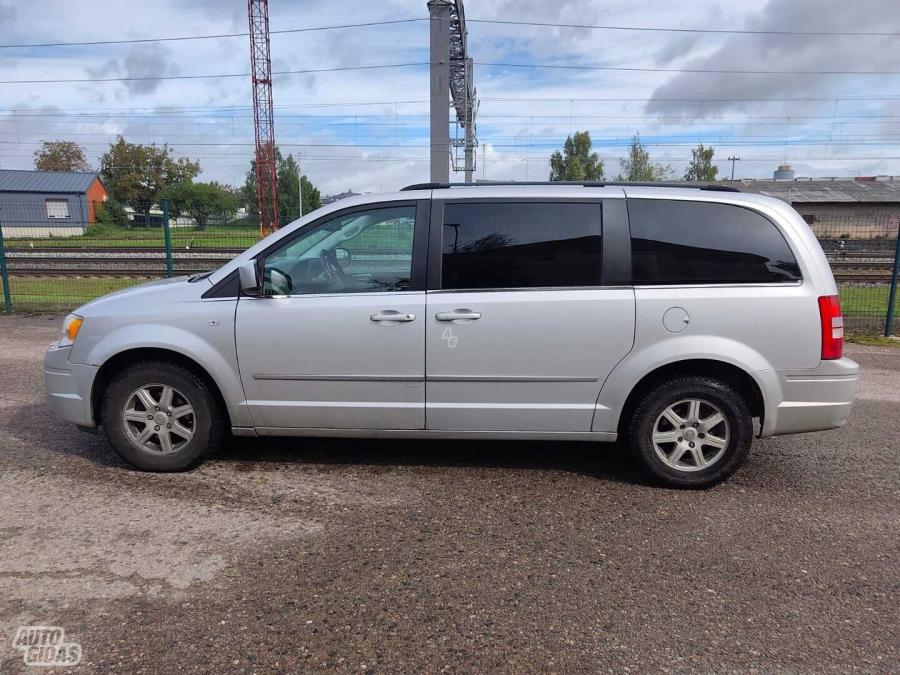 Grey Chrysler Grand Voyager 2009 in Siauliai, with an engine capacity of 2.80 L and mileage of 347 thousand km for 2300 €, photo 9 on AUTOMOTO.COM.LV
