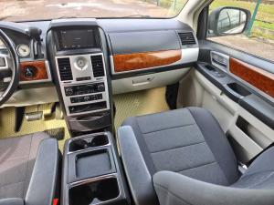 Grey Chrysler Grand Voyager 2009 in Siauliai, with an engine capacity of 2.80 L and mileage of 347 thousand km for 2300 €, photo 12 on AUTOMOTO.COM.LV