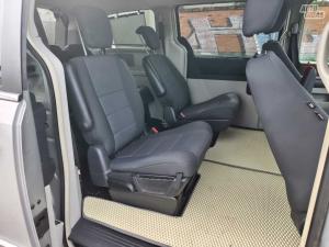 Grey Chrysler Grand Voyager 2009 in Siauliai, with an engine capacity of 2.80 L and mileage of 347 thousand km for 2300 €, photo 16 on AUTOMOTO.COM.LV