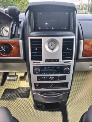 Grey Chrysler Grand Voyager 2009 in Siauliai, with an engine capacity of 2.80 L and mileage of 347 thousand km for 2300 €, photo 19 on AUTOMOTO.COM.LV