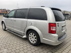 Grey Chrysler Grand Voyager 2010 in Raseiniai, with an engine capacity of 2.80 L and mileage of 300 thousand km for 2500 €, photo 2 on AUTOMOTO.COM.LV