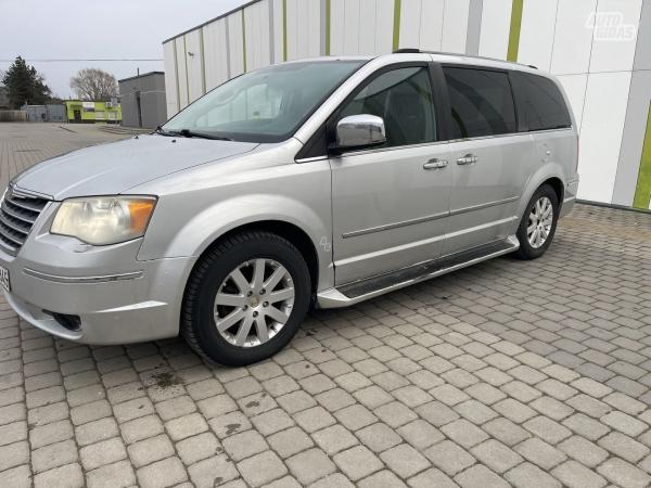 Pelēks Chrysler Grand Voyager 2010 Raseiniai, ar dzinēja tilpumu 2.80 L un nobraukumu 300 tūkst. km par 2500 €, foto 4 vietnē AUTOMOTO.COM.LV