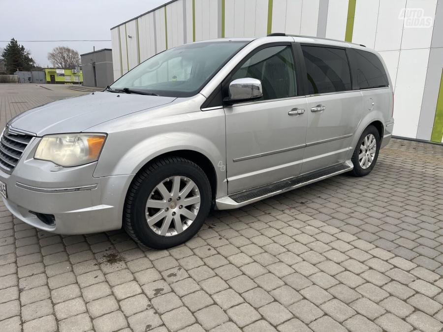 Grey Chrysler Grand Voyager 2010 in Raseiniai, with an engine capacity of 2.80 L and mileage of 300 thousand km for 2500 €, photo 4 on AUTOMOTO.COM.LV
