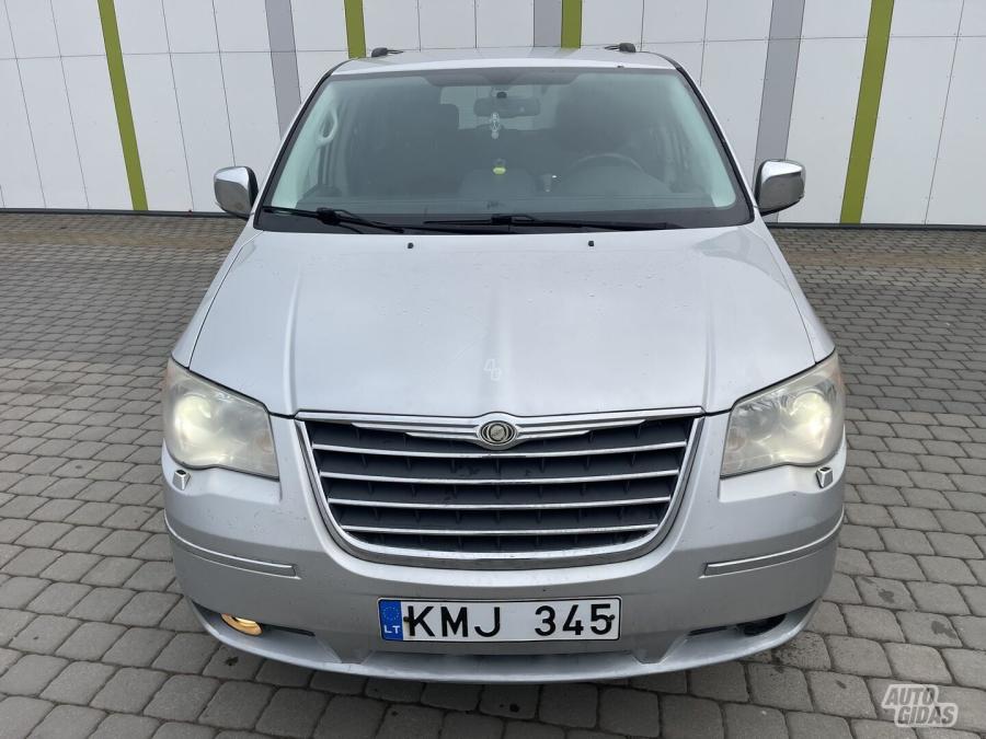 Grey Chrysler Grand Voyager 2010 in Raseiniai, with an engine capacity of 2.80 L and mileage of 300 thousand km for 2500 €, photo 6 on AUTOMOTO.COM.LV