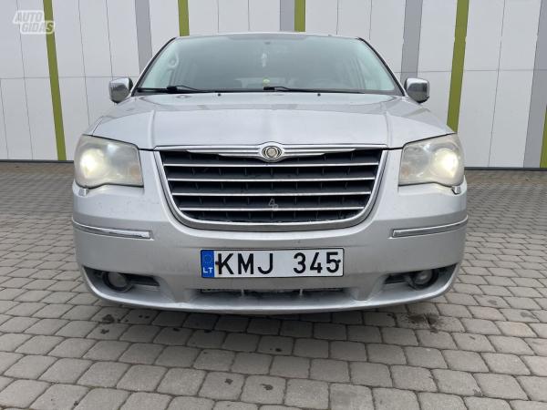 Pelēks Chrysler Grand Voyager 2010 Raseiniai, ar dzinēja tilpumu 2.80 L un nobraukumu 300 tūkst. km par 2500 €, foto 8 vietnē AUTOMOTO.COM.LV