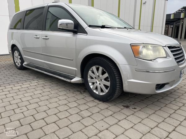 Pelēks Chrysler Grand Voyager 2010 Raseiniai, ar dzinēja tilpumu 2.80 L un nobraukumu 300 tūkst. km par 2500 €, foto 9 vietnē AUTOMOTO.COM.LV
