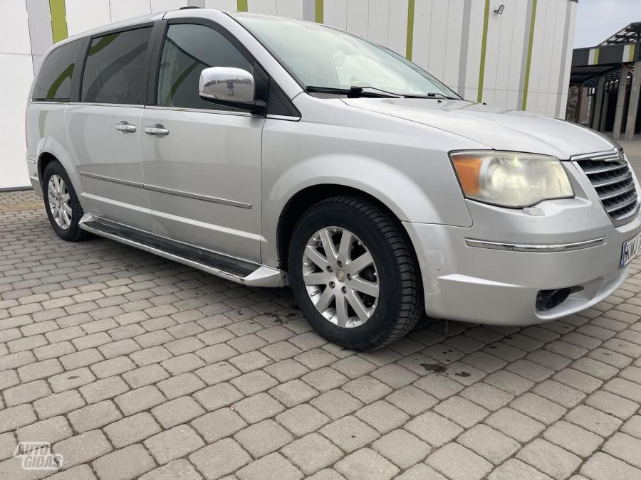 Grey Chrysler Grand Voyager 2010 in Raseiniai, with an engine capacity of 2.80 L and mileage of 300 thousand km for 2500 €, photo 9 on AUTOMOTO.COM.LV