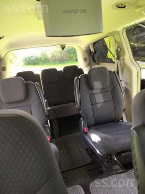 Pelēks Chrysler Grand Voyager 2010 Madona, ar dzinēja tilpumu 2.80 L un nobraukumu 290 tūkst. km par 3000 €, foto 4 vietnē AUTOMOTO.COM.LV