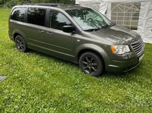 Pelēks Chrysler Grand Voyager 2010 Madona, ar dzinēja tilpumu 2.80 L un nobraukumu 290 tūkst. km par 3000 €, foto 9 vietnē AUTOMOTO.COM.LV