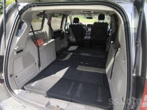Pelēks Chrysler Grand Voyager 2010 Rīga, ar dzinēja tilpumu 2.80 L un nobraukumu 338 tūkst. km par 3000 €, foto 9 vietnē AUTOMOTO.COM.LV