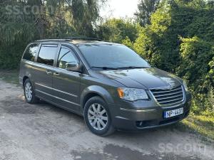 Grey Chrysler Grand Voyager 2010 in Rezekne, with an engine capacity of 2.80 L and mileage of 307 thousand km for 3350 €, photo  on AUTOMOTO.COM.LV