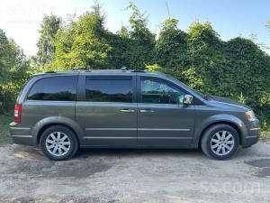 Pelēks Chrysler Grand Voyager 2010 Rēzekne, ar dzinēja tilpumu 2.80 L un nobraukumu 307 tūkst. km par 3350 €, foto 3 vietnē AUTOMOTO.COM.LV