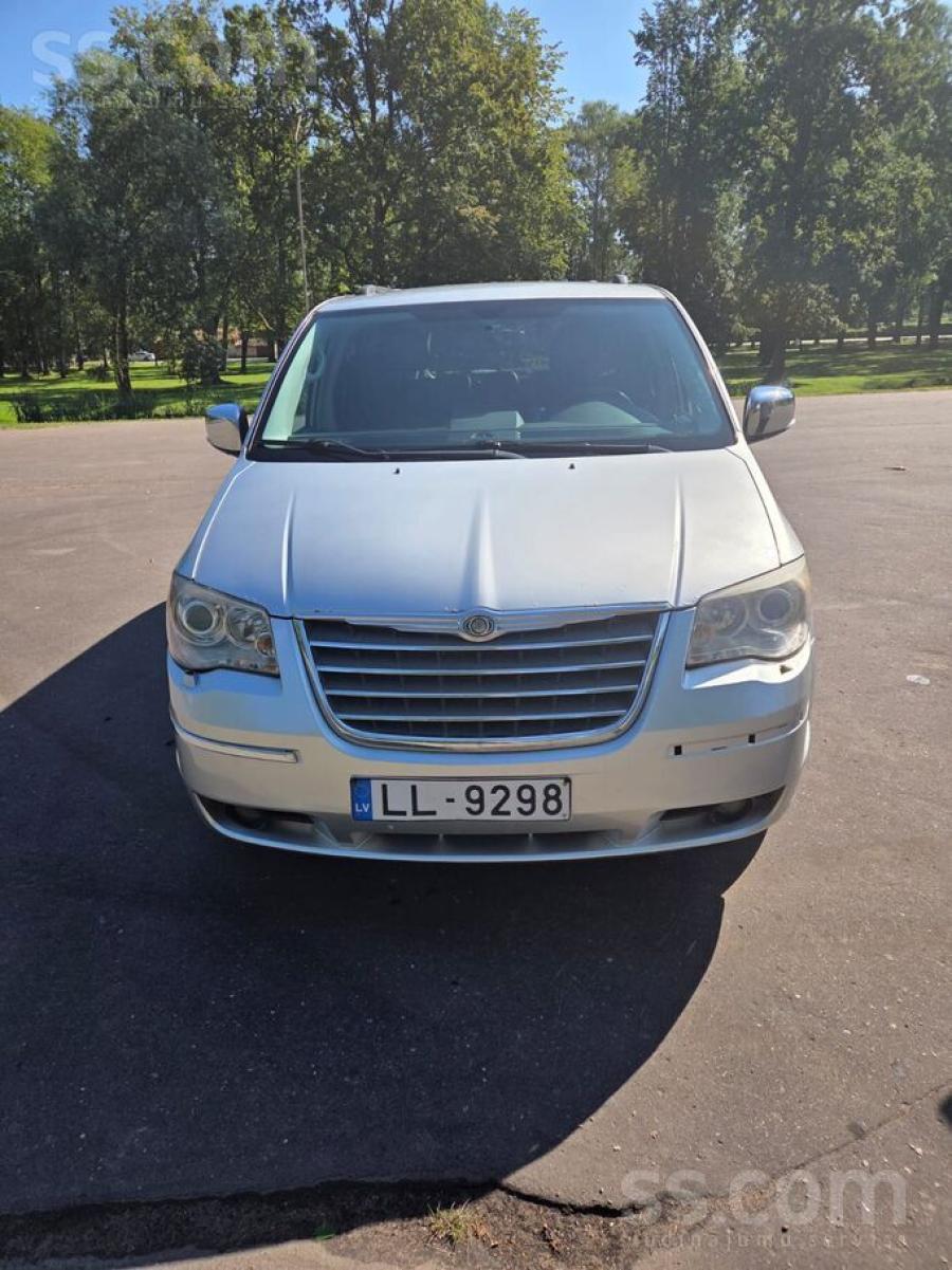 Pelēks Chrysler Grand Voyager 2010 Jūrmala, ar dzinēja tilpumu 2.80 L un nobraukumu 270 tūkst. km par 3000 €, foto 1 vietnē AUTOMOTO.COM.LV