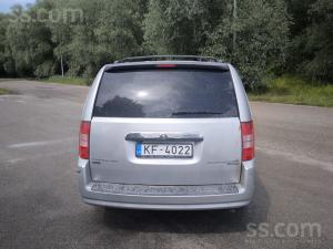 Grey Chrysler Grand Voyager 2010 in Riga, with an engine capacity of 2.80 L and mileage of 342 thousand km for 1800 €, photo 6 on AUTOMOTO.COM.LV