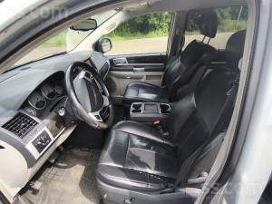 Grey Chrysler Grand Voyager 2010 in Riga, with an engine capacity of 2.80 L and mileage of 342 thousand km for 1800 €, photo 11 on AUTOMOTO.COM.LV