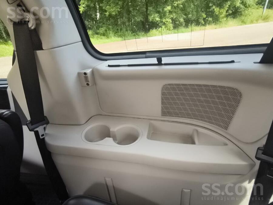 Grey Chrysler Grand Voyager 2010 in Riga, with an engine capacity of 2.80 L and mileage of 342 thousand km for 1800 €, photo 13 on AUTOMOTO.COM.LV