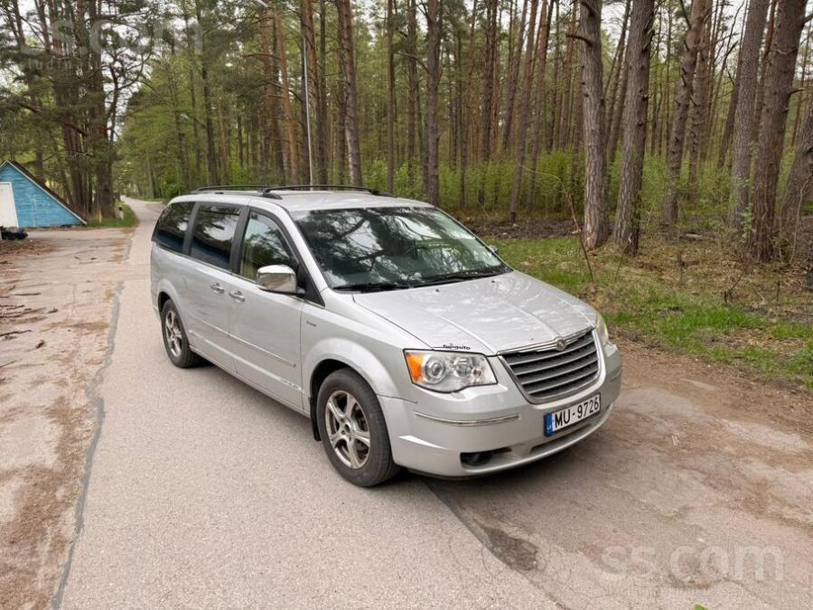 Pelēks Chrysler Grand Voyager 2011 Jūrmala, ar dzinēja tilpumu 2.80 L un nobraukumu 250 tūkst. km par 2650 €, foto 4 vietnē AUTOMOTO.COM.LV
