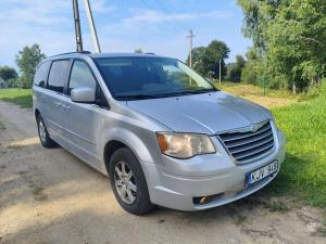 Grey Chrysler Grand Voyager 2011 in Vilnius, with an engine capacity of 2.78 L and mileage of 324 thousand km for 2700 €, photo 3 on AUTOMOTO.COM.LV
