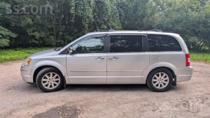 Pelēks Chrysler Grand Voyager 2011 Rīga, ar dzinēja tilpumu 2.80 L un nobraukumu 305 tūkst. km par 6700 €, foto 9 vietnē AUTOMOTO.COM.LV