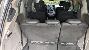 Pelēks Chrysler Grand Voyager 2011 Rīga, ar dzinēja tilpumu 2.80 L un nobraukumu 305 tūkst. km par 6700 €, foto 12 vietnē AUTOMOTO.COM.LV
