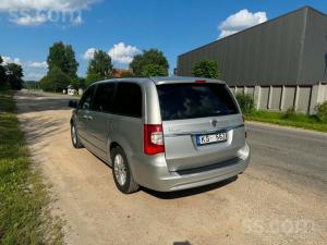 Grey Chrysler Grand Voyager 2012 in Riga, with an engine capacity of 2.80 L and mileage of 375 thousand km for 4500 €, photo 5 on AUTOMOTO.COM.LV