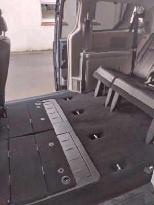 Grey Chrysler Grand Voyager 2014 in Radviliskis, with an engine capacity of 2.78 L and mileage of 280 thousand km for 5600 €, photo 11 on AUTOMOTO.COM.LV
