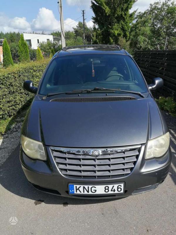 Grey Chrysler Grand Voyager 2005 in Vilnius, with an engine capacity of 3.30 L and mileage of 293 thousand km for 1400 €, photo 1 on AUTOMOTO.COM.LV