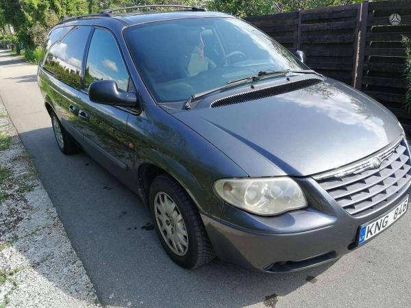 Grey Chrysler Grand Voyager 2005 in Vilnius, with an engine capacity of 3.30 L and mileage of 293 thousand km for 1400 €, photo 3 on AUTOMOTO.COM.LV