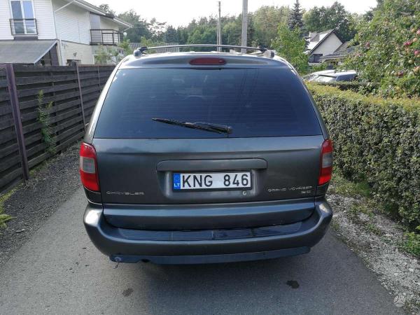 Grey Chrysler Grand Voyager 2005 in Vilnius, with an engine capacity of 3.30 L and mileage of 293 thousand km for 1400 €, photo 4 on AUTOMOTO.COM.LV