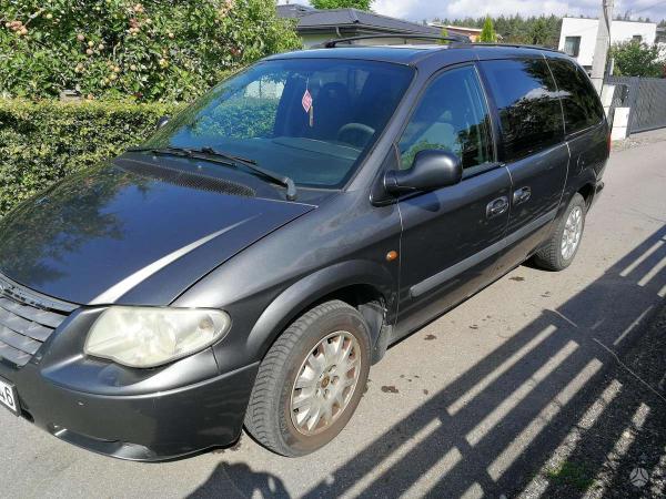 Grey Chrysler Grand Voyager 2005 in Vilnius, with an engine capacity of 3.30 L and mileage of 293 thousand km for 1400 €, photo 5 on AUTOMOTO.COM.LV