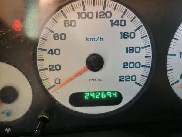 Grey Chrysler Grand Voyager 2005 in Vilnius, with an engine capacity of 3.30 L and mileage of 293 thousand km for 1400 €, photo 10 on AUTOMOTO.COM.LV