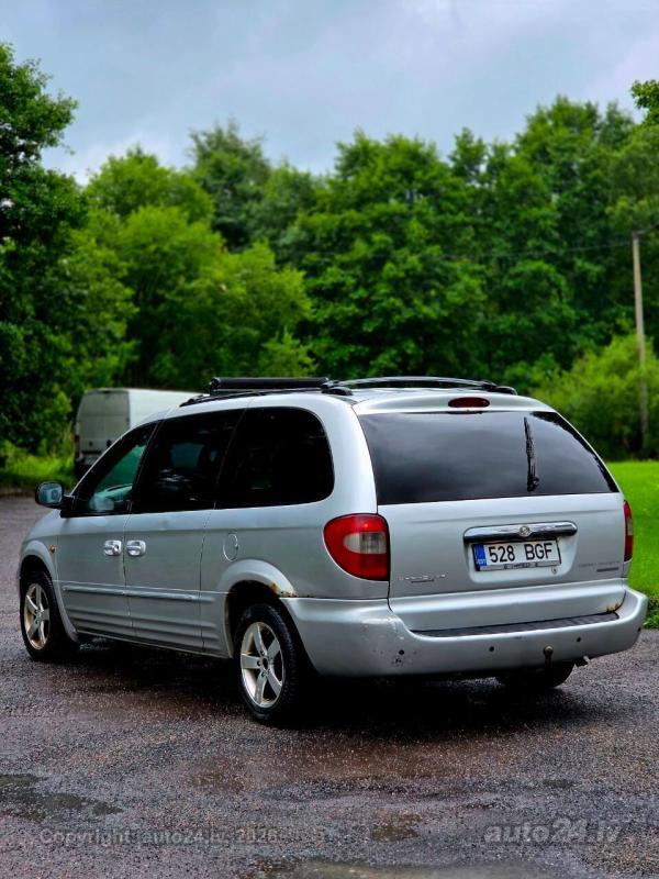 Grey Chrysler Grand Voyager 2001 in Tallinn, with an engine capacity of 2.50 L and mileage of 380 thousand km for 1150 €, photo 6 on AUTOMOTO.COM.LV