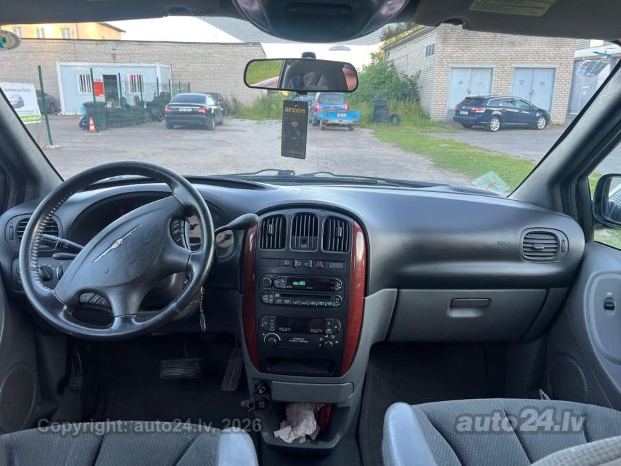 Grey Chrysler Grand Voyager 2005 in Narva, with an engine capacity of 2.80 L and mileage of 265 thousand km for 999 €, photo 14 on AUTOMOTO.COM.LV