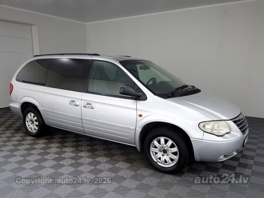 Pelēks Chrysler Grand Voyager 2005 Tallina, ar dzinēja tilpumu 2.80 L un nobraukumu 332 tūkst. km par 1399 €, foto 1 vietnē AUTOMOTO.COM.LV