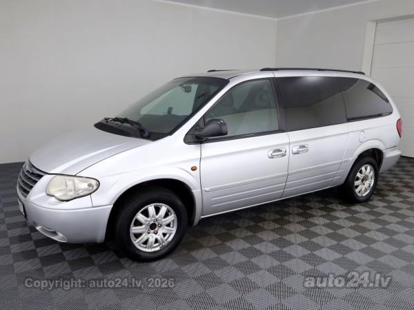 Grey Chrysler Grand Voyager 2005 in Tallinn, with an engine capacity of 2.80 L and mileage of 332 thousand km for 1399 €, photo 2 on AUTOMOTO.COM.LV