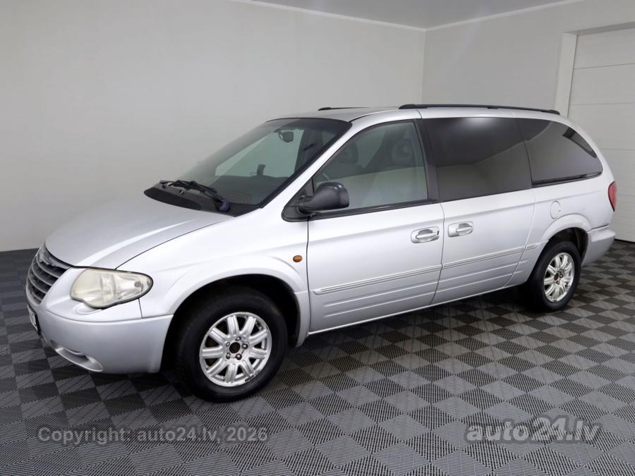 Pelēks Chrysler Grand Voyager 2005 Tallina, ar dzinēja tilpumu 2.80 L un nobraukumu 332 tūkst. km par 1399 €, foto 3 vietnē AUTOMOTO.COM.LV