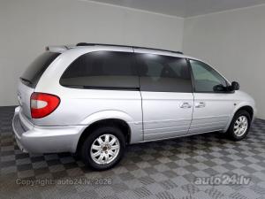Pelēks Chrysler Grand Voyager 2005 Tallina, ar dzinēja tilpumu 2.80 L un nobraukumu 332 tūkst. km par 1399 €, foto 4 vietnē AUTOMOTO.COM.LV