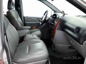 Pelēks Chrysler Grand Voyager 2005 Tallina, ar dzinēja tilpumu 2.80 L un nobraukumu 332 tūkst. km par 1399 €, foto 7 vietnē AUTOMOTO.COM.LV