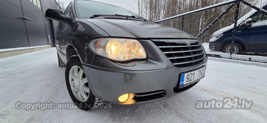 Grey Chrysler Grand Voyager 2006 in Tallinn, with an engine capacity of 2.80 L and mileage of 289 thousand km for 2950 €, photo 1 on AUTOMOTO.COM.LV