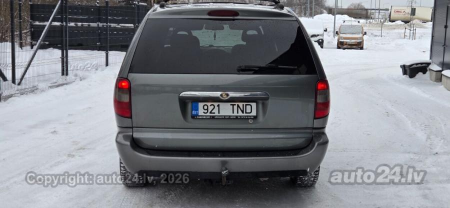 Grey Chrysler Grand Voyager 2006 in Tallinn, with an engine capacity of 2.80 L and mileage of 289 thousand km for 2950 €, photo 5 on AUTOMOTO.COM.LV