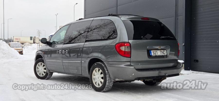 Grey Chrysler Grand Voyager 2006 in Tallinn, with an engine capacity of 2.80 L and mileage of 289 thousand km for 2950 €, photo 7 on AUTOMOTO.COM.LV