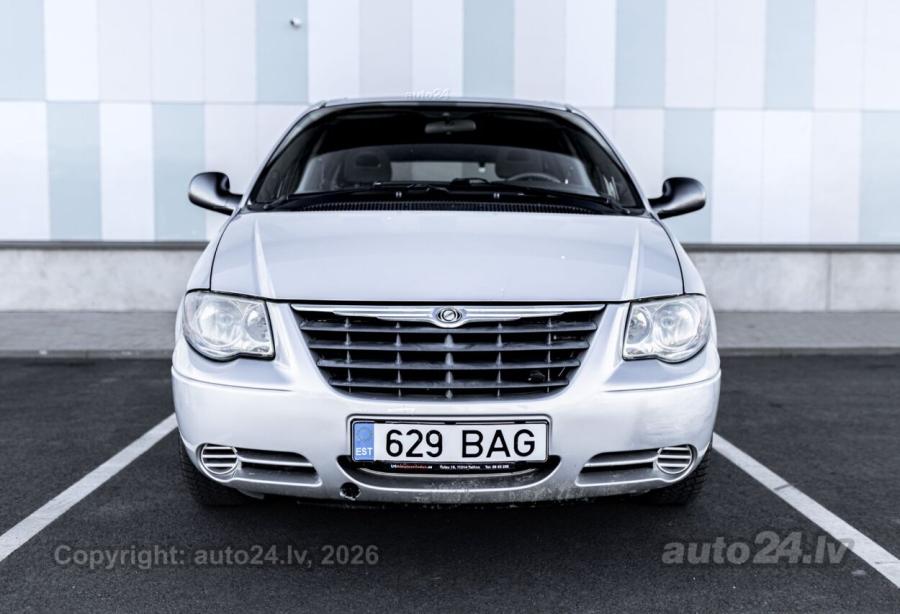 Grey Chrysler Grand Voyager 2006 in Tallinn, with an engine capacity of 2.80 L and mileage of 263 thousand km for 2998 €, photo 1 on AUTOMOTO.COM.LV
