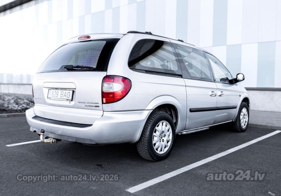 Grey Chrysler Grand Voyager 2006 in Tallinn, with an engine capacity of 2.80 L and mileage of 263 thousand km for 2998 €, photo 5 on AUTOMOTO.COM.LV
