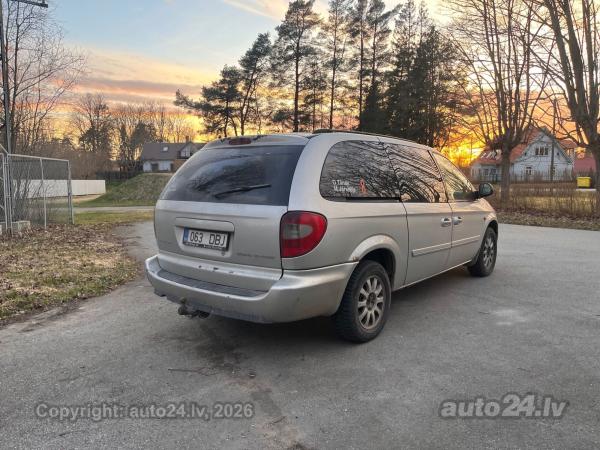 Pelēks Chrysler Grand Voyager 2006 Tallina, ar dzinēja tilpumu 2.80 L un nobraukumu 0 tūkst. km par 700 €, foto 5 vietnē AUTOMOTO.COM.LV