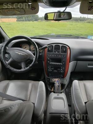 Grey Chrysler Grand Voyager 2006 in Cesis, with an engine capacity of 2.80 L and mileage of 259 thousand km for 1800 €, photo 7 on AUTOMOTO.COM.LV