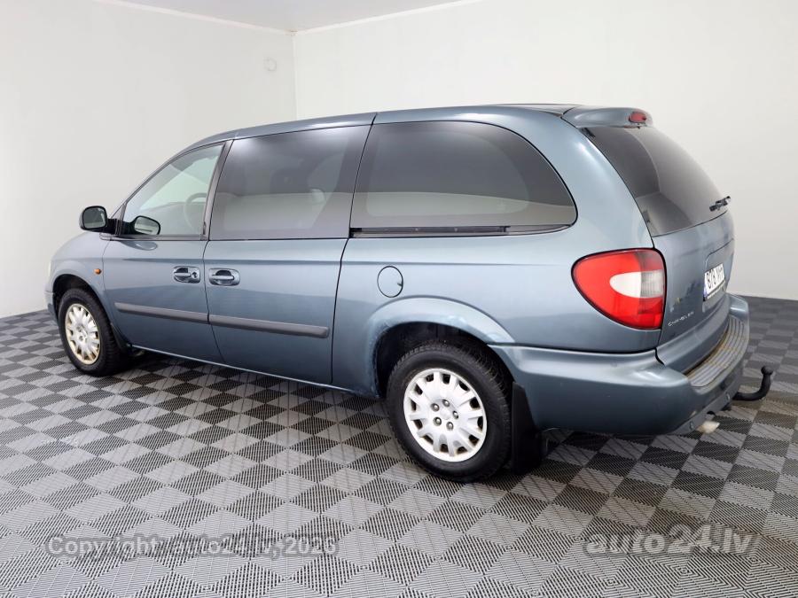Pelēks Chrysler Grand Voyager 2007 Tallina, ar dzinēja tilpumu 2.80 L un nobraukumu 352 tūkst. km par 899 €, foto 5 vietnē AUTOMOTO.COM.LV