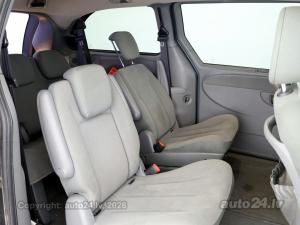 Pelēks Chrysler Grand Voyager 2007 Tallina, ar dzinēja tilpumu 2.80 L un nobraukumu 352 tūkst. km par 899 €, foto 8 vietnē AUTOMOTO.COM.LV